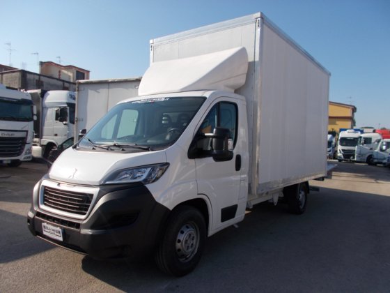 2021 BOXER VAN AND SIDEBOARD in Cardito, Italy