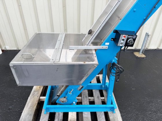 Hoppmann Cap Hopper-Elevator Prefeeder in Morris, CT, USA