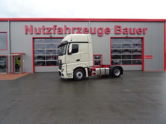 Mercedes-Benz ACTROS 5 10x 1848 LSGigaspaceRetarderSafety in Plech, Germany