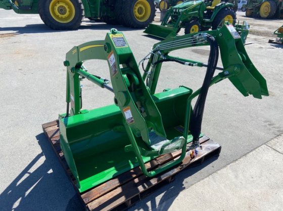 2022 JD 220R in Fargo, ND, USA