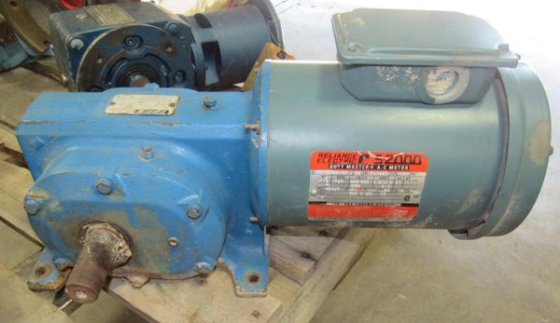Reliance 1.5 HP, 3PH, FC145P Frame Motor and 40:1 Ratio Master XL ...