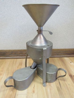 Boerner Type Sample Divider (16-3/4"H x 6-3/4"W) in Fargo, ND, USA