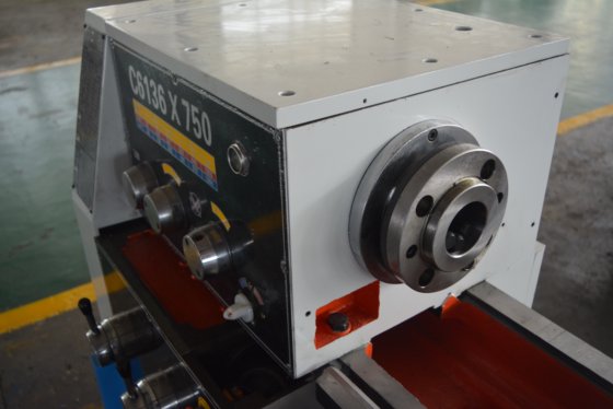 HaiSEN Manual Lathe in Liaoning, China