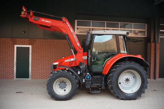 2018 Massey Ferguson 5710S Dyna-4 Front Loader in Borken, Germany