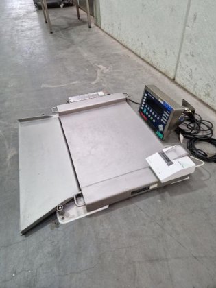 2011 Mettler Toledo IND690/PUA579 Floor scale in Stapelfeld, Germany