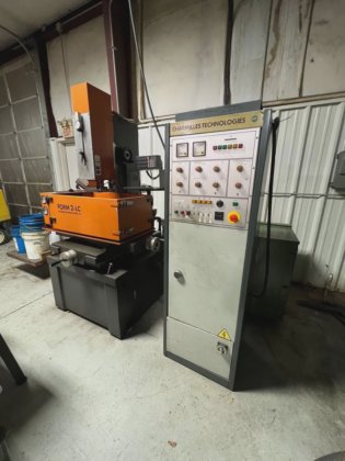 1998 Charmilles Form 2-LC Sinker Type EDM () in Elk Grove Village, IL, USA