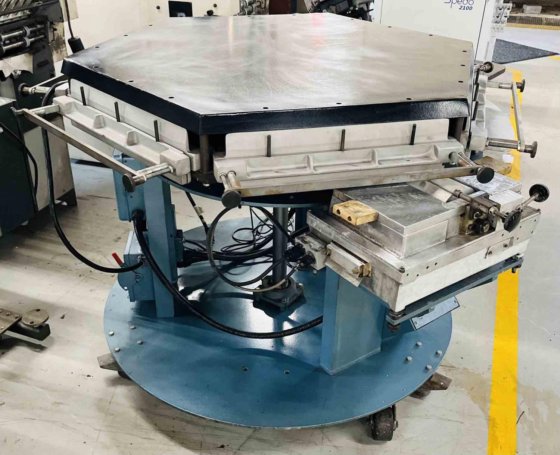 Brackett CP-19 Circular Padding Machine with Delivery Conveyor in ...