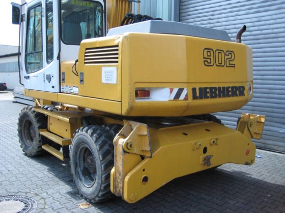 1994 Liebherr A 902 in Mülheim, Germany
