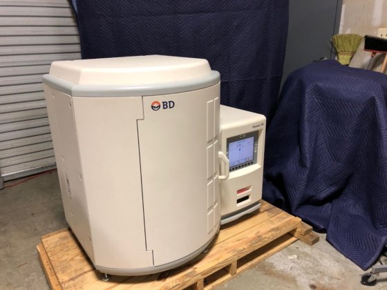 BD Phoenix 100 Automated Microbiology System 448100