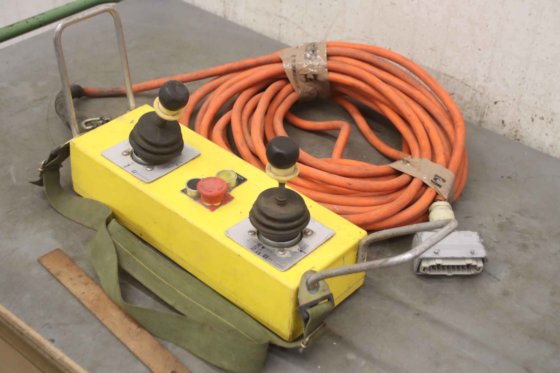 Telemecanique crane remote control - cable length 23 m 16-pole 30311 in ...