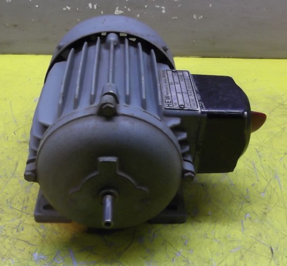 Electric motor 0.25 kW 1380 rpm from HEW - R71K / 4 16044 in ...
