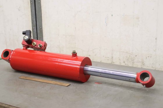 Hydraulic cylinder from GSL German Standard Lift - D120050AAV60330 ...