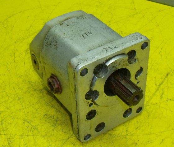 Hydraulic pump by Orsta - 8 TGL 10860 9484 in Wiefelstede, Germany