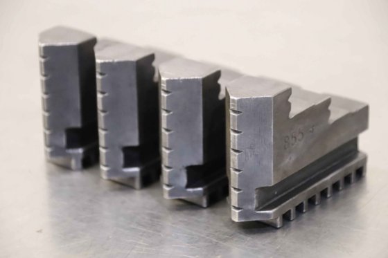 Interchangeable jaws four-jaw chuck from - width 22 mm 32085 in ...