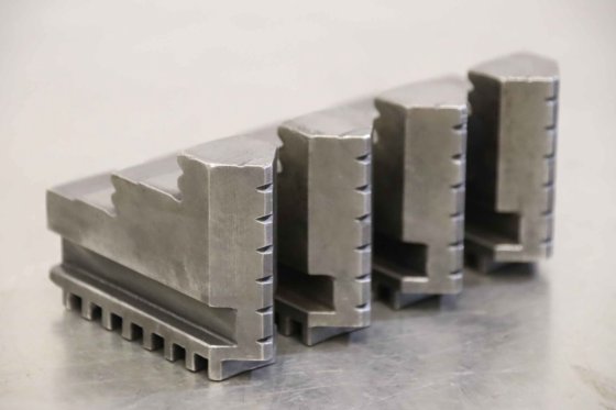 Interchangeable jaws four-jaw chuck from - width 22 mm 32085 in ...