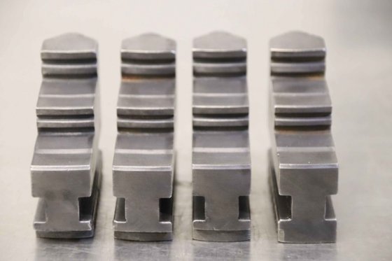 Interchangeable jaws four-jaw chuck from - width 22 mm 32085 in ...