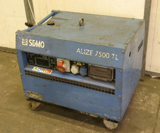 2006 Generator 7,0 kVA from SDMO - ALIZE 7500 TE 14063 in Wiefelstede ...