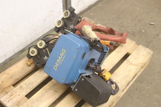D'occasion 2005 Palan à chaîne avec chariot 1000 kg de Demag - DC-PRO ...