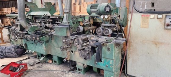 WEINIG 7 HEAD THROUGHFEED MOULDER in Ontario, Canada
