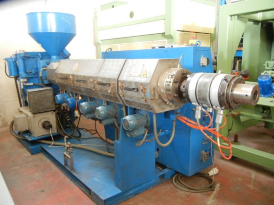 AMUT extruder EA70/33 in Portomaggiore, Italy
