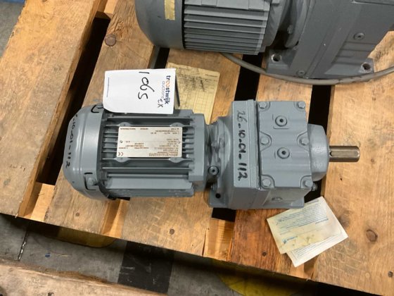 Sew & Vector Sew & Vector Geared Motor (2x) in Westerbroek, Netherlands