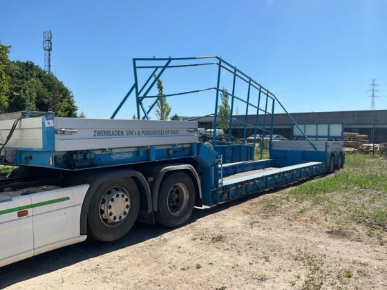 1997 Nooteboom Lowbed Semi-trailer low-loader in Sint-Niklaas, Flanders ...