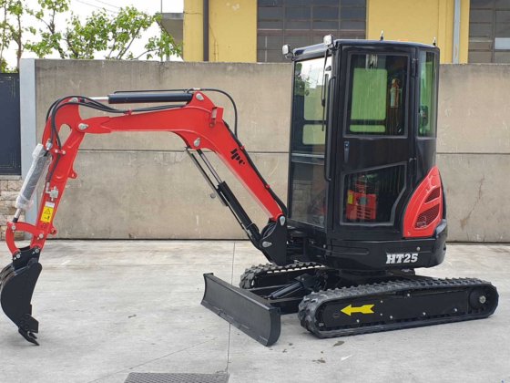 JPC HT25 Mini Excavator in Calcinato, Lombardy, Italy