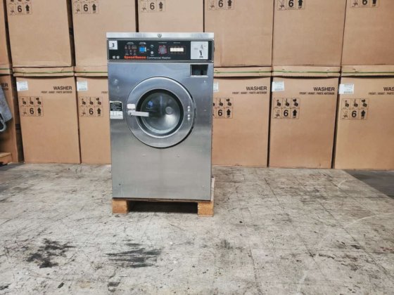Speed Queen Coin-Op Front Load Washer, 20lb, Serial: 3120349766 in La ...