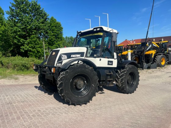 JCB Fastrac 3185 in Łochów, Poland