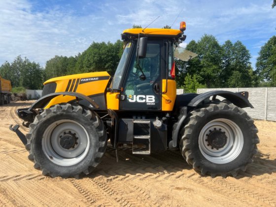 JCB Fastrac 3230 Xtra in Łochów, Masovian, Poland
