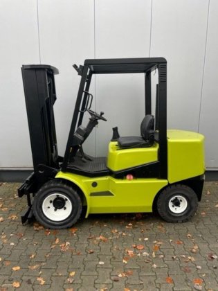 Clark CDP30, neuer Motor in Castrop-Rauxel, Germany