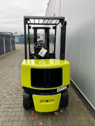 Clark CDP30, neuer Motor in Castrop-Rauxel, Germany