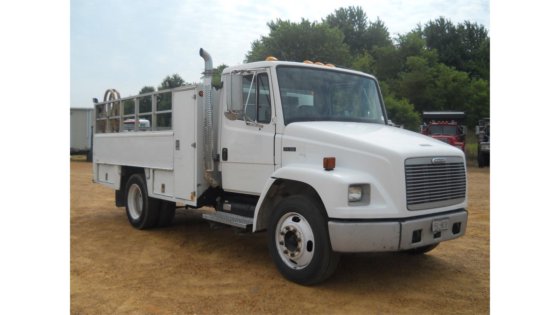 2002 FREIGHTLINER FL50 in Hixson, TN, USA
