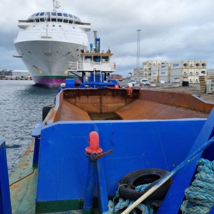 Self-propelled Split Hopper Barge – 534 Cubic meters in Tórshavn, Faroe ...