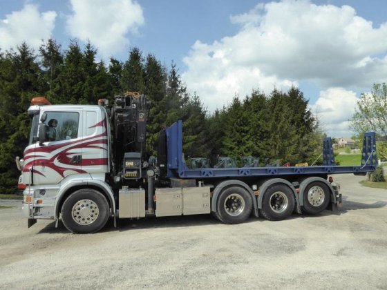 Scania R480 demountable truck Tridem with Hiab crane in Svedala, Sweden