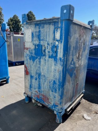 550 gallon stainless steel IBC tote tank G 549G101 in Fontana, CA, USA