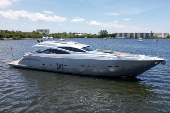 2007 PERSHING 90' in Miami, FL, USA