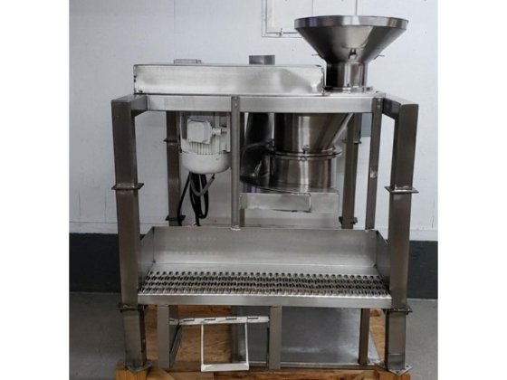 Quadro Mill Quadro comil model 196s #6273 in Montreal, Quebec, Canada