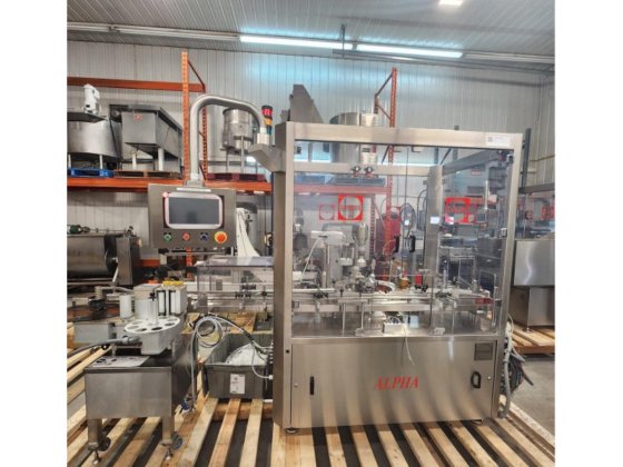 2018 Capmatic Capper model alpha cl #2516 in Montreal, Quebec, Canada