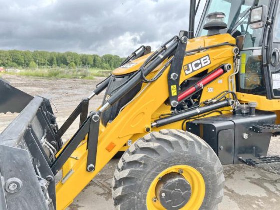 2024 JCB 3DX / 3CX 4X4 in Tokyo, Japan