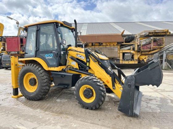 2024 JCB 3DX / 3CX 4X4 in Tokyo, Japan