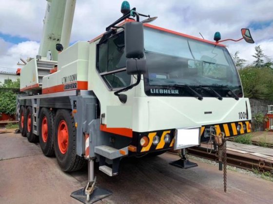 2004 LIEBHERR LTM 1100N-3 in Tokyo, Japan