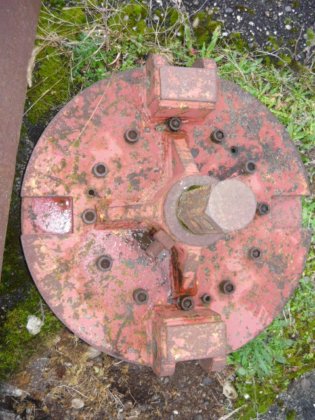 Continuous flight augers Driving- / adapter plate for rotary head in ...