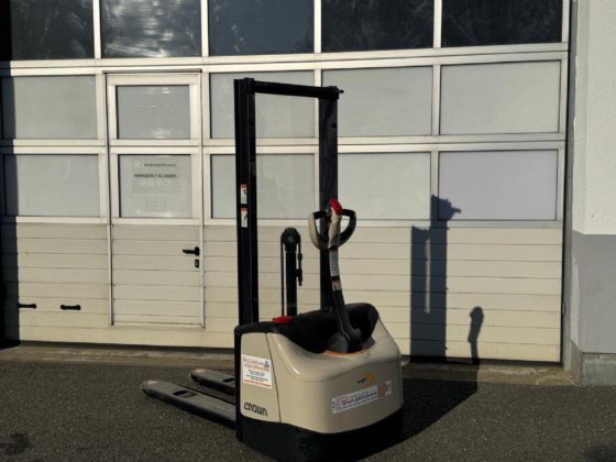 2022 Crown WF 3000 1.0 NT in Mils, Austria
