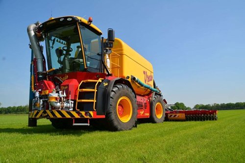 Self-propelled applicator Vredo VT4556 in Hrubčice, Czech Republic