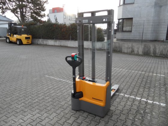 2022 Jungheinrich EJC M10 in Neuss, Germany