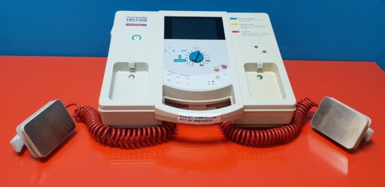 Gebraucht GE Hellige Cardioserv Defibrillator in Hamburg, Deutschland