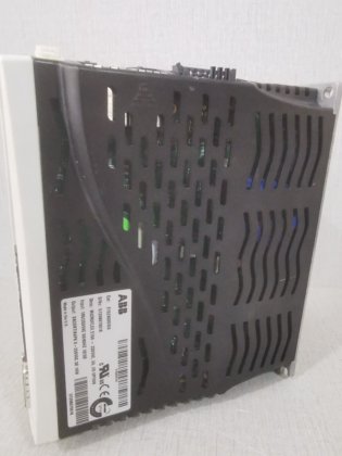 ABB MicroFlex E150-230VAC Servo Drive E152A03EI0A “ BROKEN PLASTIC AS ...