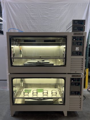 Kuhner Double Stack Shaking/Temperature Control CO2 Incubator ISF-1-W ...