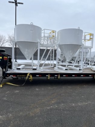 Mobile Cement Storage Silo in Palmetto, FL, USA